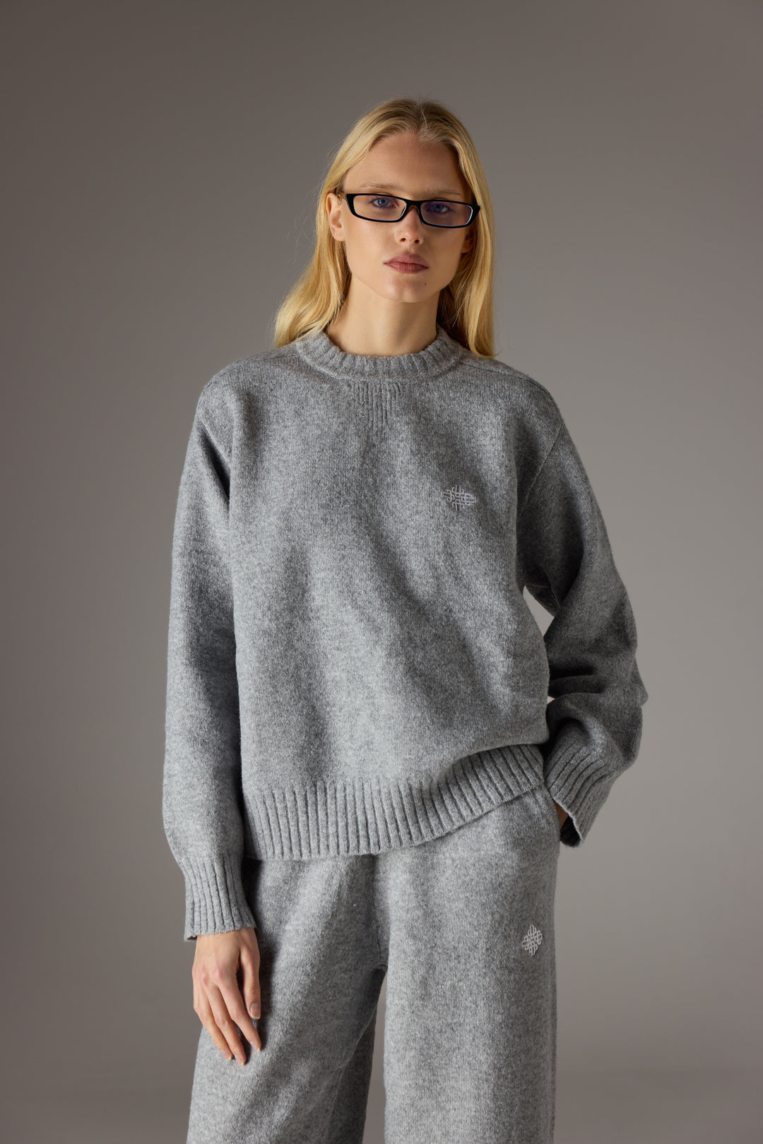 FLUFFY KNIT EMBLEM EMBROIDERED CREW - GREY MARL – The Couture Club