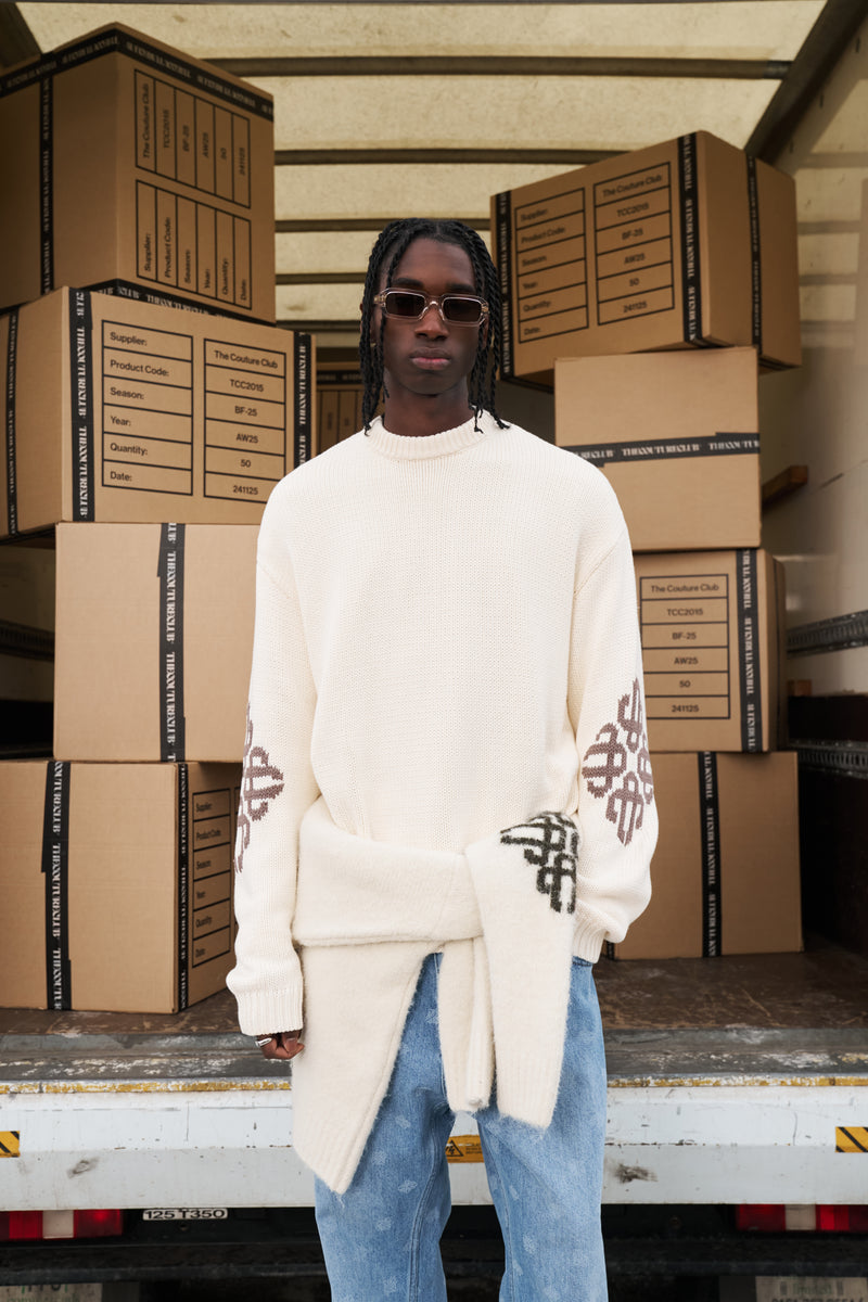 CHUNKY KNIT EMBLEM JUMPER - OFF WHITE – The Couture Club