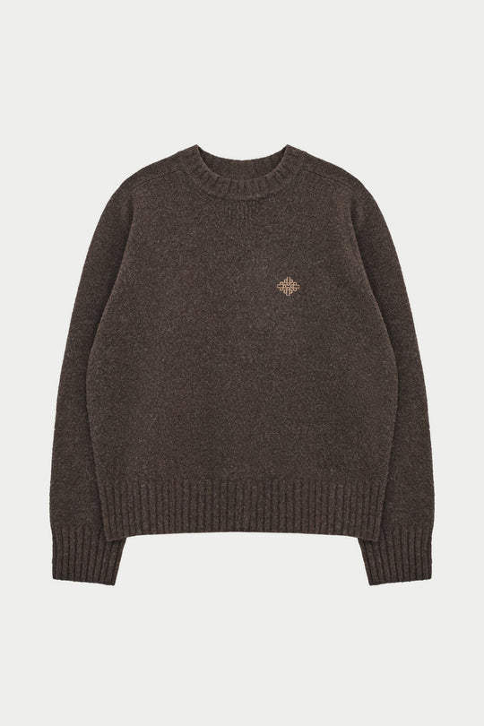 FLUFFY KNIT EMBLEM EMBROIDERED CREW - BROWN – The Couture Club