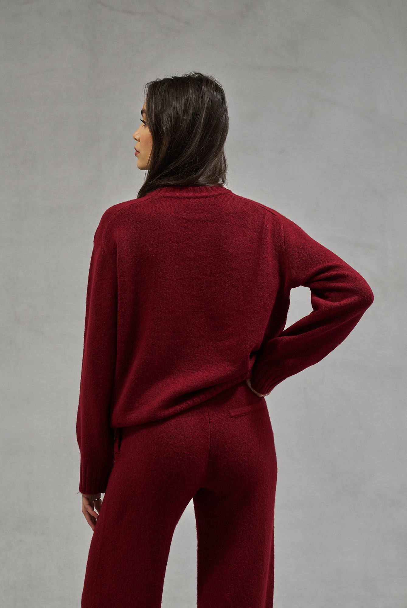 FLUFFY KNIT EMBLEM EMBROIDERED CREW - BURGUNDY – The Couture Club