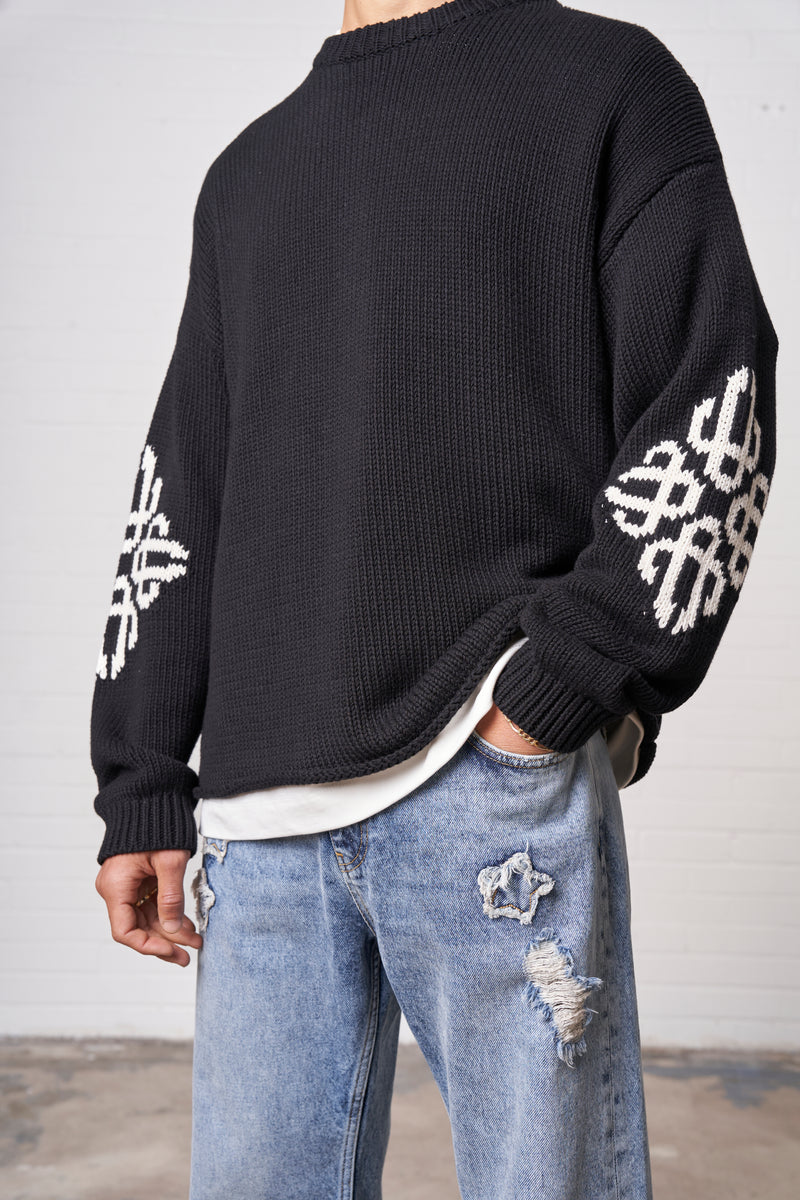 CHUNKY KNIT EMBLEM JUMPER - BLACK – The Couture Club