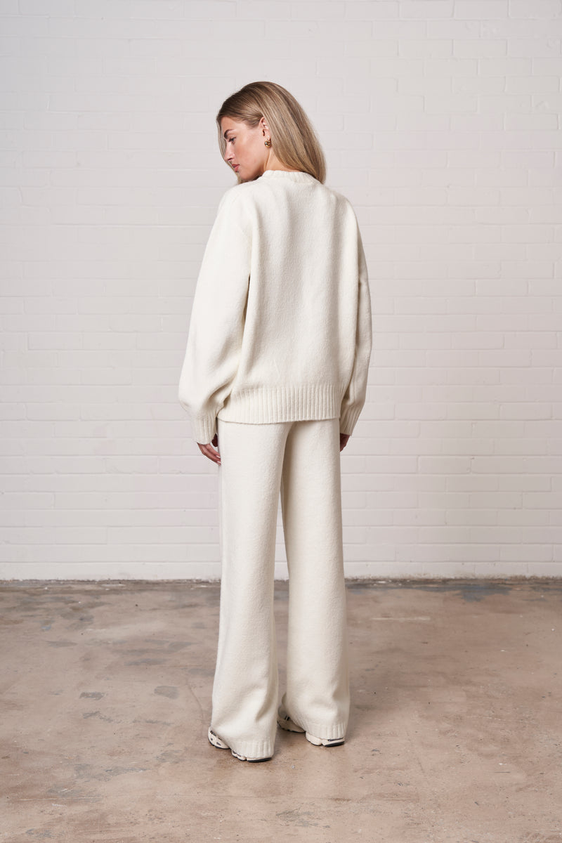 FLUFFY KNIT EMBLEM EMBROIDERED CREW - OFF WHITE/BLACK – The Couture Club
