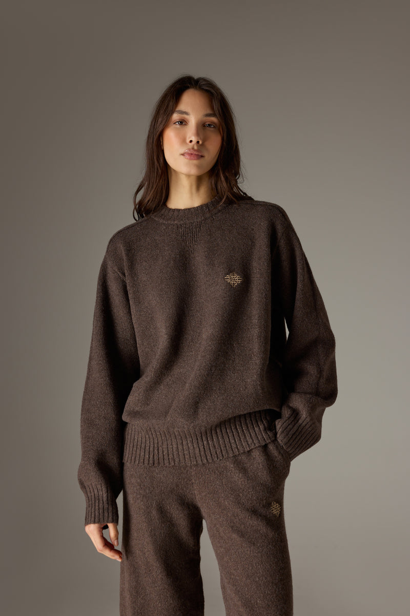 FLUFFY KNIT EMBLEM EMBROIDERED CREW - BROWN – The Couture Club